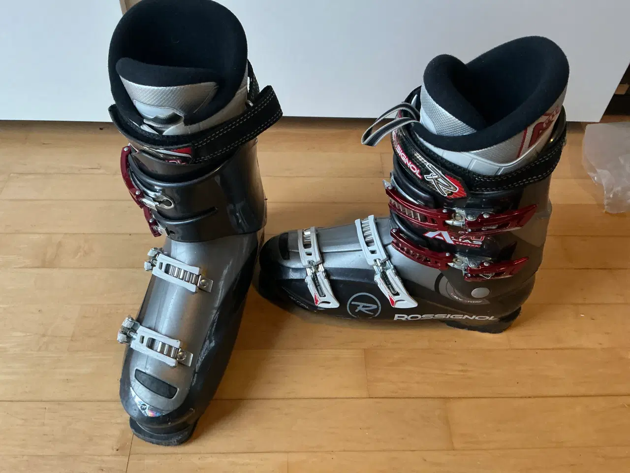 Ski, stave, hjelm og støvler | Horsens - GulogGratis.dk