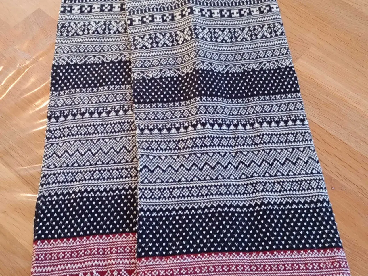 Halstørklæde til mænd og kvinder | Rønde - GulogGratis.dk