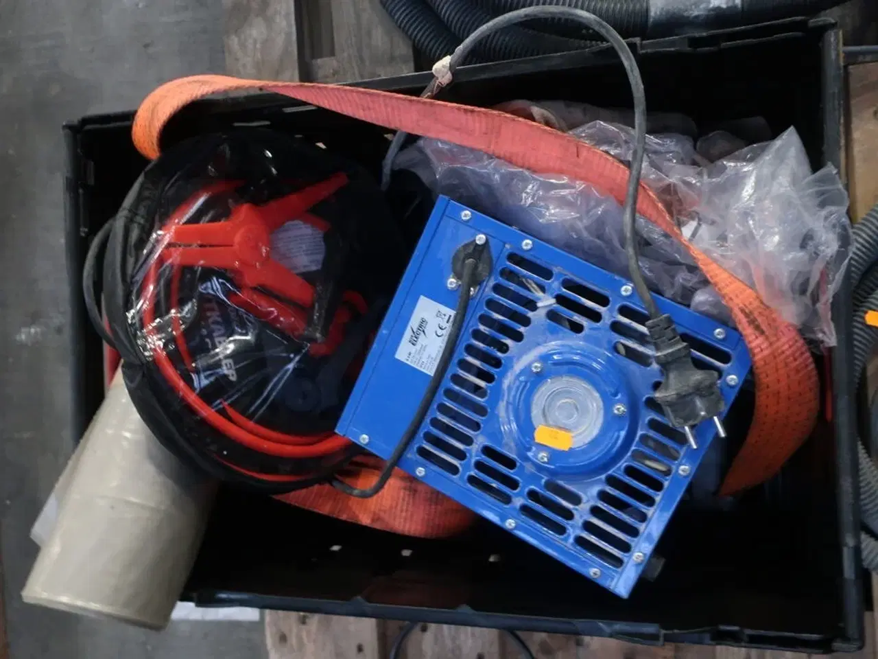 Startkabler, varmeblæser m.v. i kasse | Hals/Hou - GulogGratis.dk