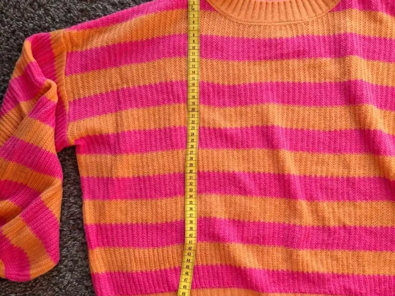 Orange og pink stribet sweater str. Large | København NV - GulogGratis.dk
