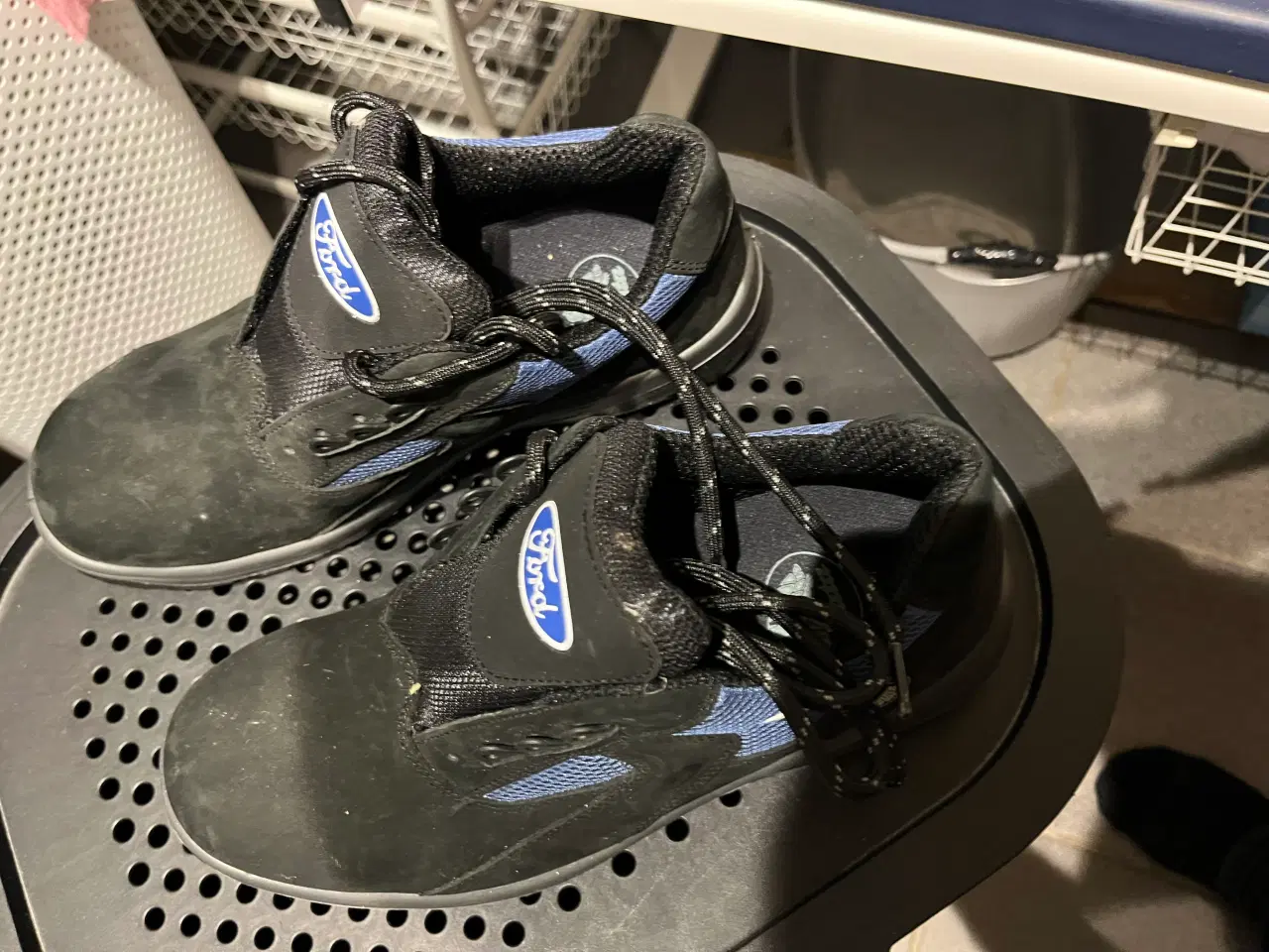 Helt ny sikkerhedssko Ford 41 str | Kongerslev - GulogGratis.dk