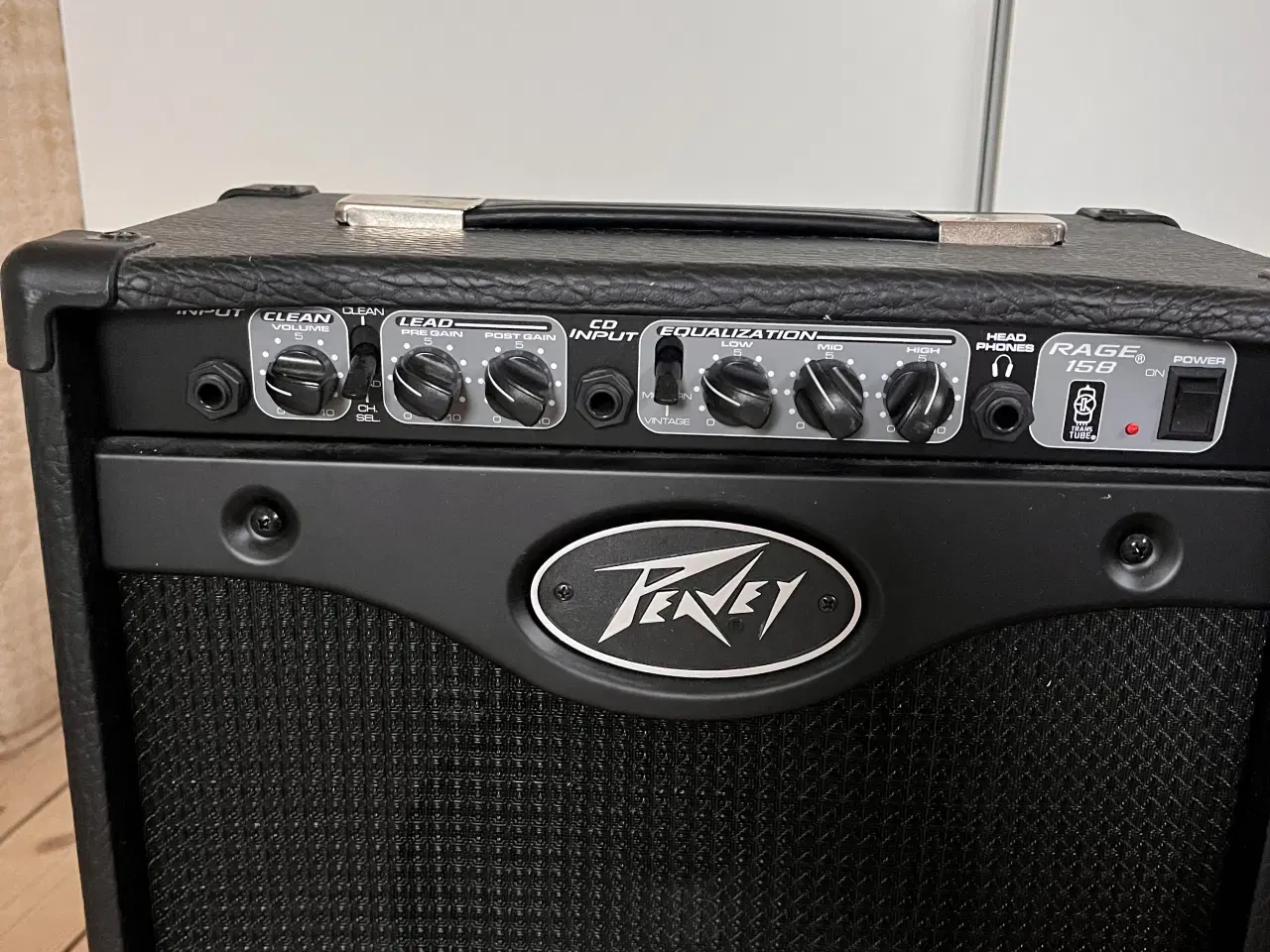 Elektrisk guitar med forstærker, taske og tilbehør | Helsinge ...