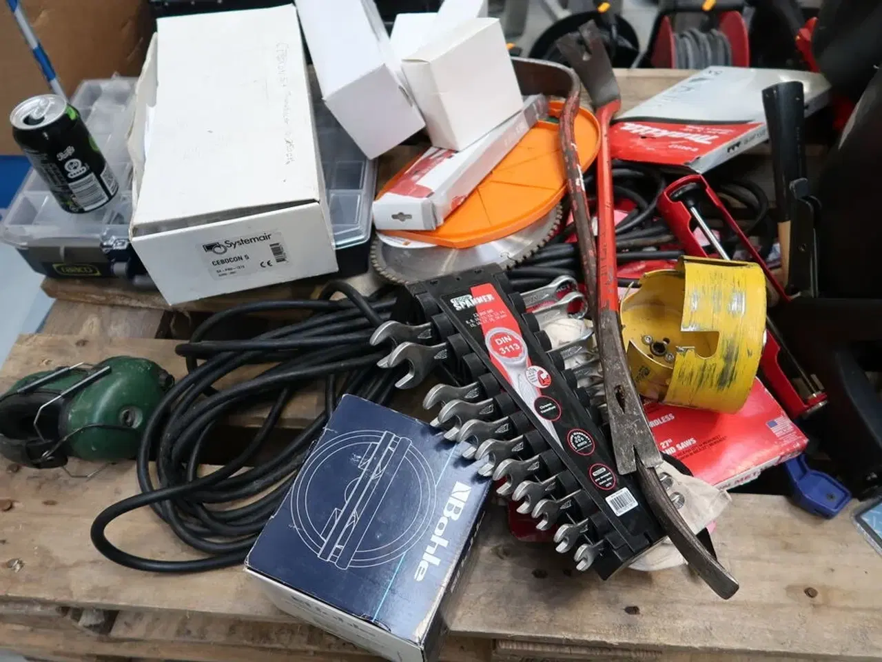 Palle med div. Værktøj m.m. | Risskov - GulogGratis.dk