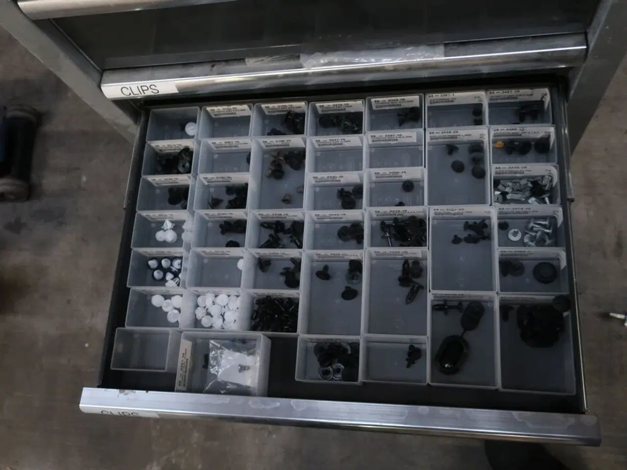 Værkstedsreol | Hals/Hou - GulogGratis.dk