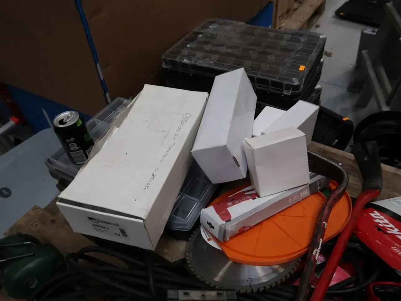 Palle med div. Værktøj m.m. | Risskov - GulogGratis.dk