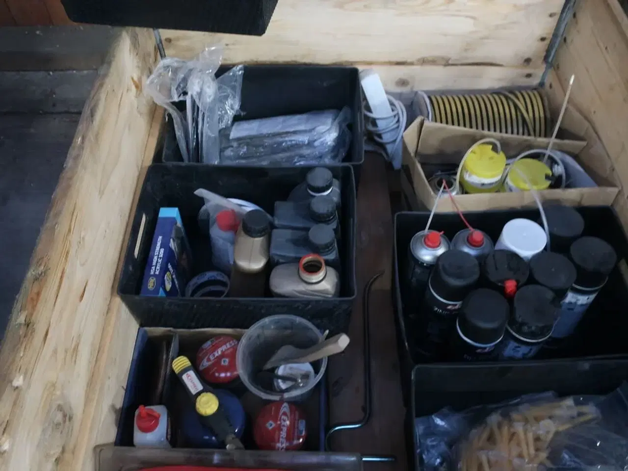 Palle med diverse forbrugsvarer | Hals/Hou - GulogGratis.dk