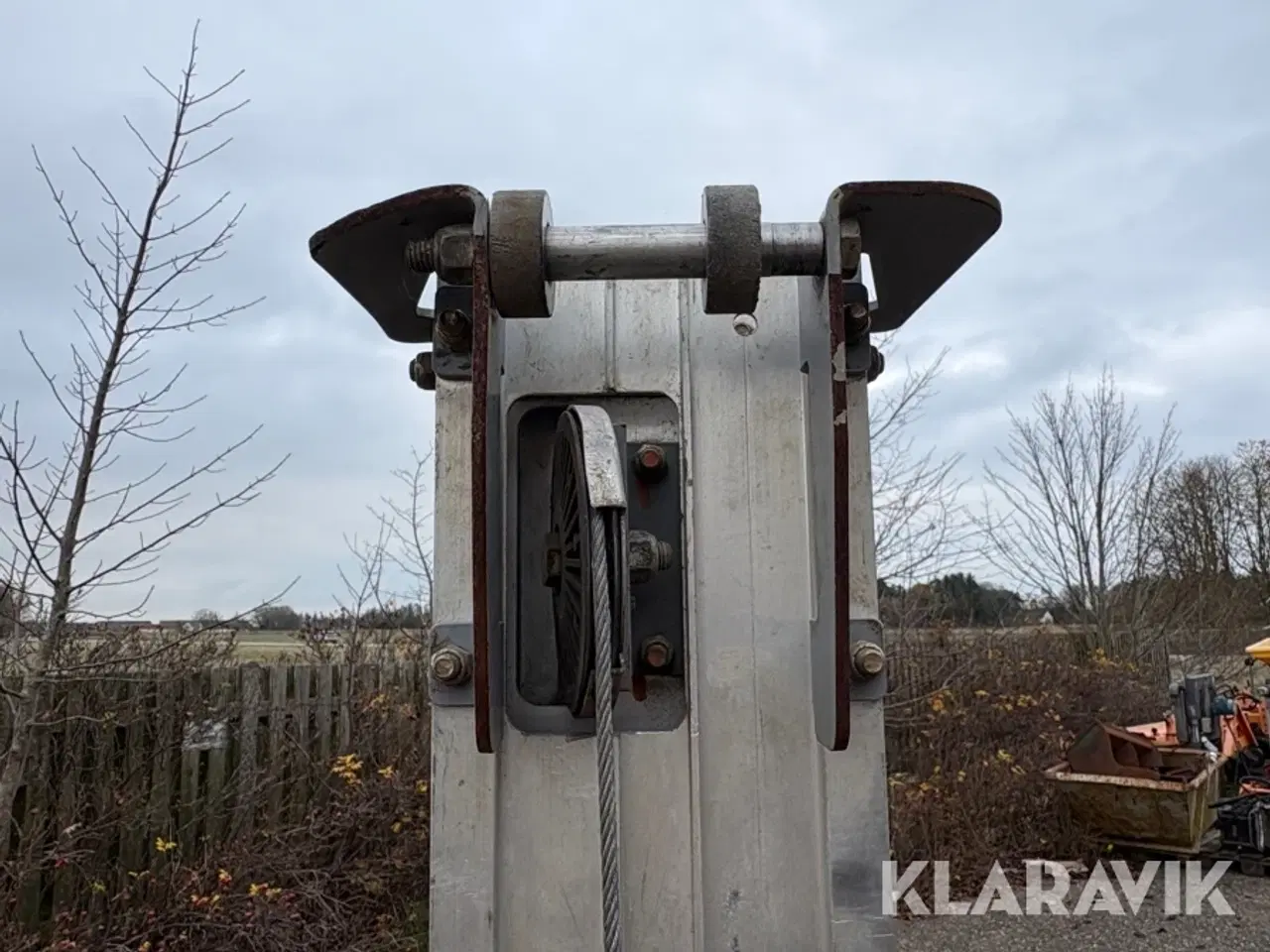 Materielhejs Genie SLC 12 | Tølløse - GulogGratis.dk