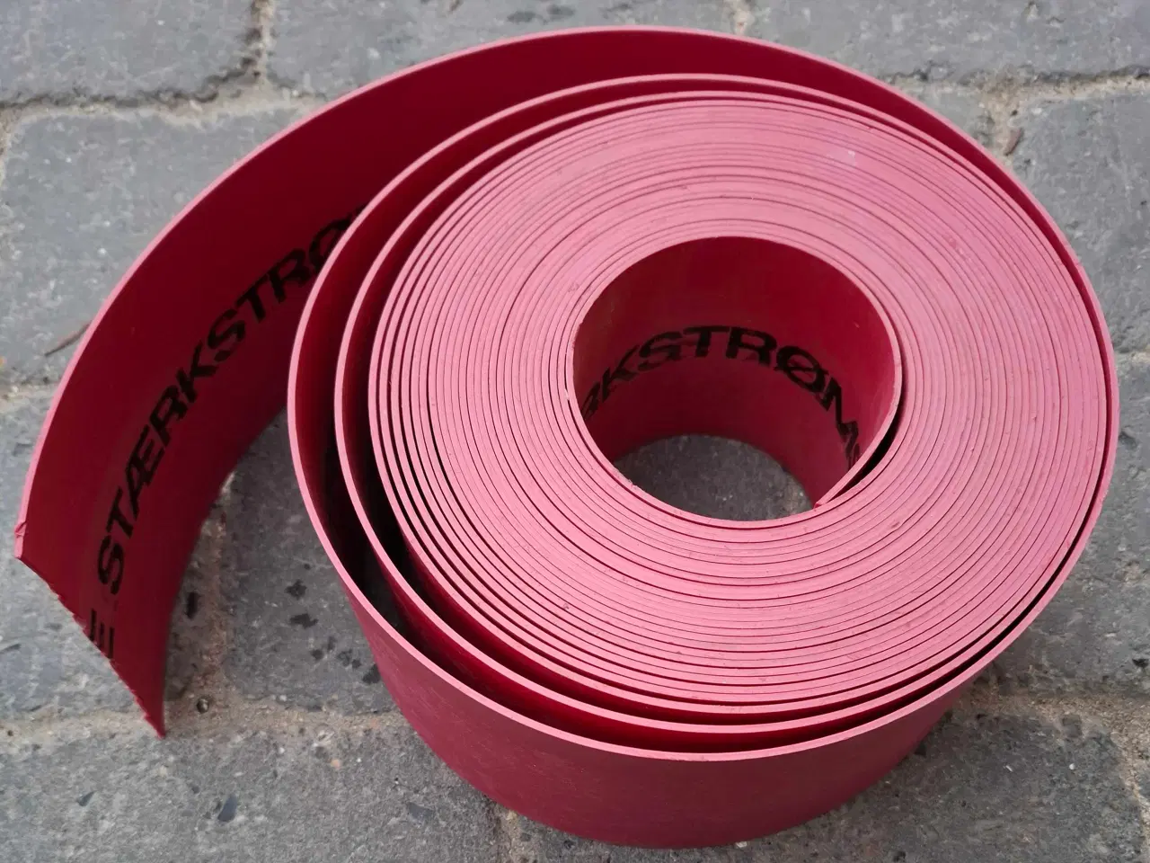 Afdækningsbånd 100 mm x 25 m - rød | Randers SV - GulogGratis.dk