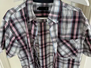 Pæn ternet skjorte | Nyborg - GulogGratis.dk