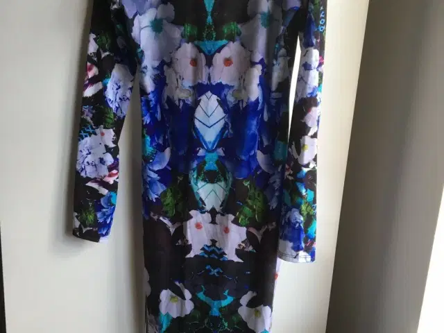 kjole- Bodycoon - fra LIPSY-størrelse: 40/42 | København S - GulogGratis.dk