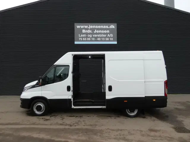 Iveco Daily 35S18 12m3 3,0 D 180HK Van 8g Aut. | Horsens - GulogGratis.dk