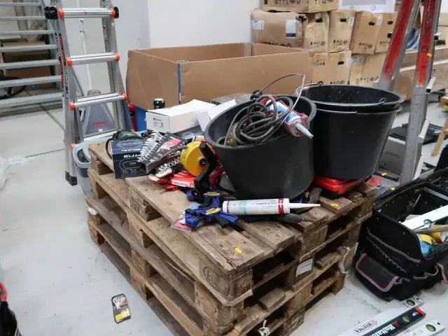 Palle med div. Værktøj m.m. | Risskov - GulogGratis.dk