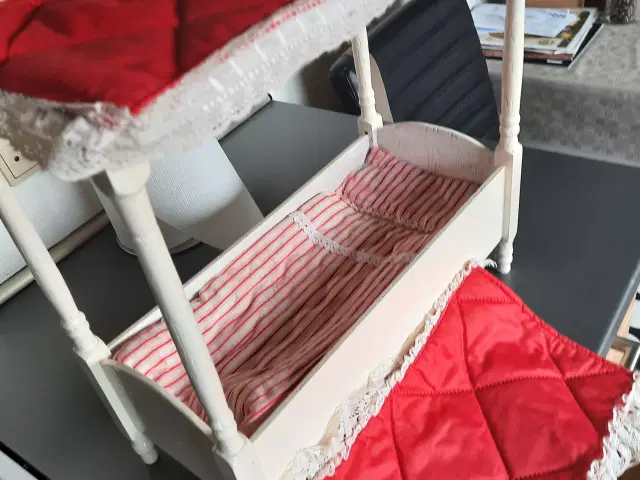 Barbie/dukke seng/himmelseng | Hjortshøj - GulogGratis.dk