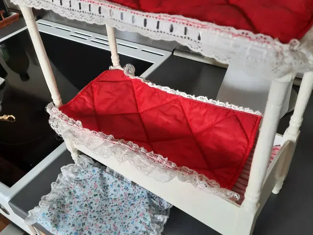 Barbie/dukke seng/himmelseng | Hjortshøj - GulogGratis.dk