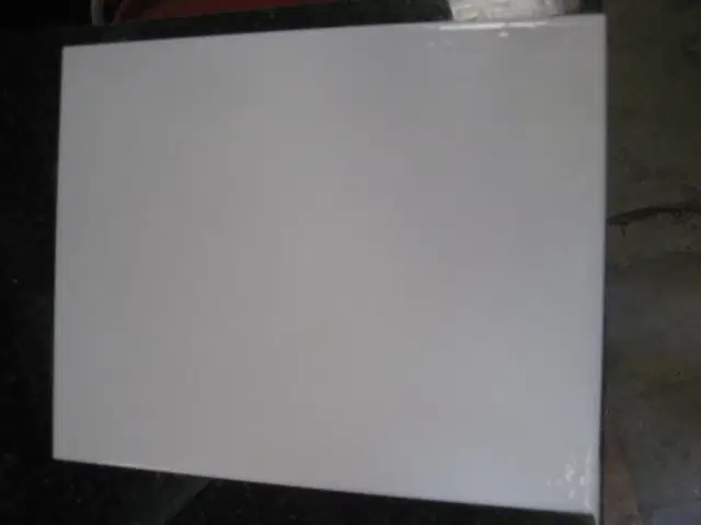 HVIDE BLANKE FLISER M/STRUKTUR20x25 | Brædstrup - GulogGratis.dk