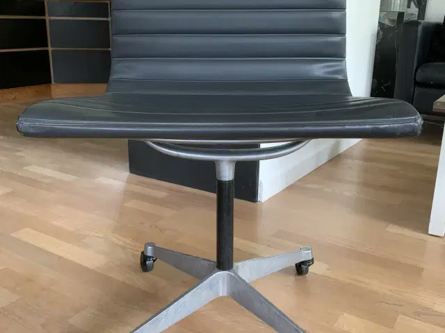 Eames, EA-105 | Fredensborg - GulogGratis.dk